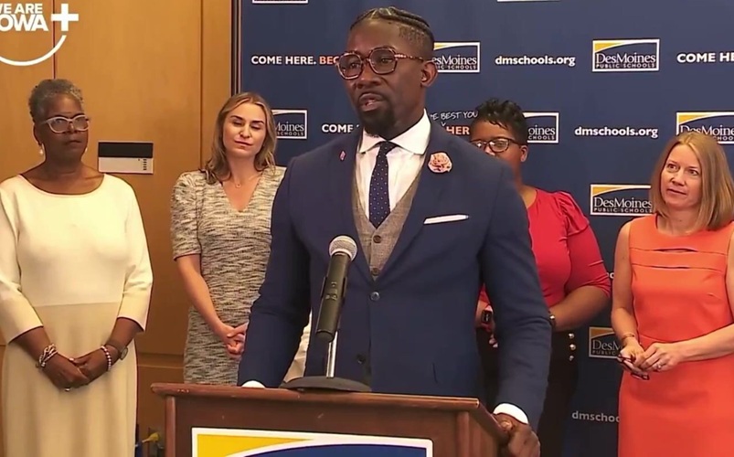 Ian Andre Roberts, who's in charge of De Moines Public School District ...