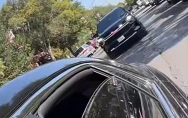 Chicago Woman records herself running red lights to escape an ICE vehicle